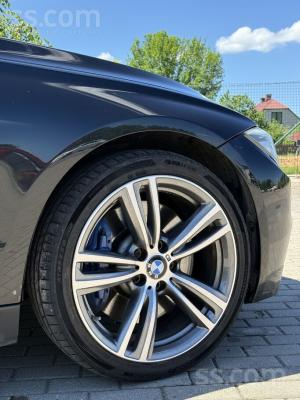 Black BMW 335 2014 in Riga, with an engine capacity of 3.00 L and mileage of 350 thousand km for 12499 €, photo 5 on AUTOMOTO.COM.LV