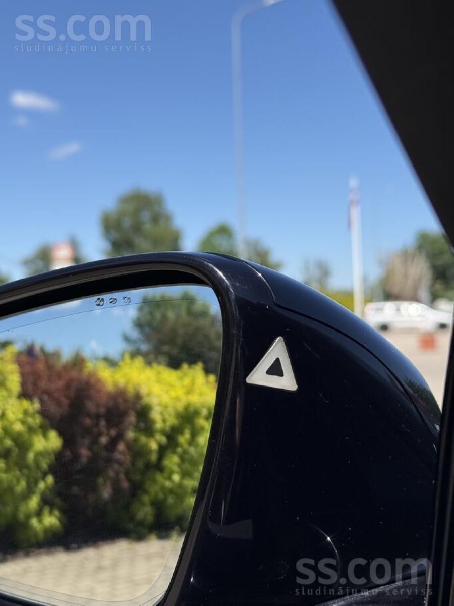 Black BMW 335 2014 in Riga, with an engine capacity of 3.00 L and mileage of 350 thousand km for 12499 €, photo 13 on AUTOMOTO.COM.LV
