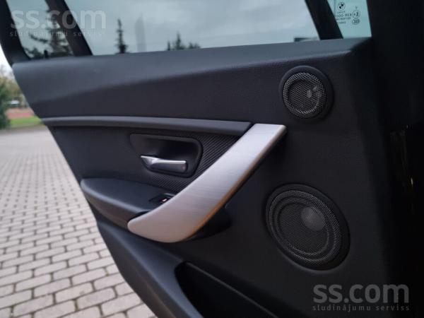 Black BMW 335 2014 in Jelgava, with an engine capacity of 3.00 L and mileage of 209 thousand km for 19900 €, photo 9 on AUTOMOTO.COM.LV