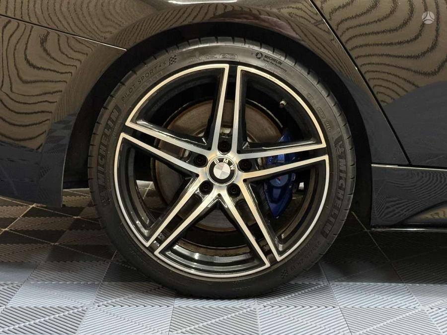 Black BMW 335 2014 in Marijampole, with an engine capacity of 2.99 L and mileage of 343 thousand km for 13500 €, photo 40 on AUTOMOTO.COM.LV