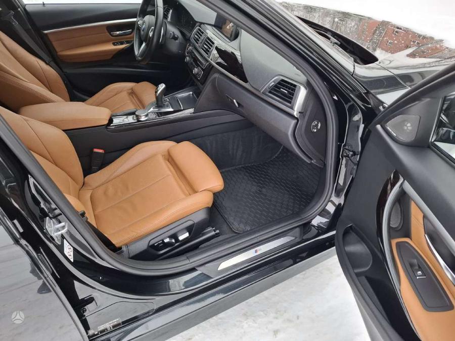 Black BMW 335 2018 in Prienai, with an engine capacity of 2.99 L and mileage of 212 thousand km for 14299 €, photo 21 on AUTOMOTO.COM.LV
