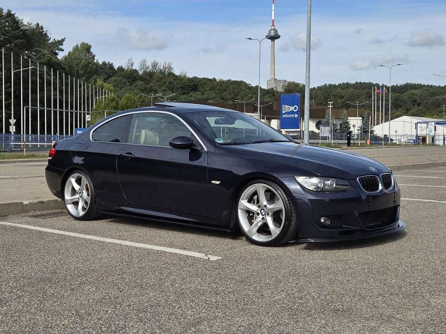 Blue BMW 335 2007 in Vilnius, with an engine capacity of 2.99 L and mileage of 385 thousand km for 9300 €, photo 1 on AUTOMOTO.COM.LV