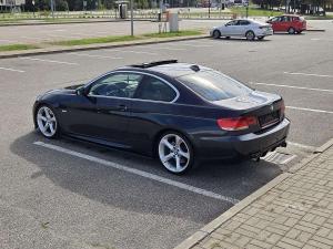 Blue BMW 335 2007 in Vilnius, with an engine capacity of 2.99 L and mileage of 385 thousand km for 9300 €, photo 5 on AUTOMOTO.COM.LV