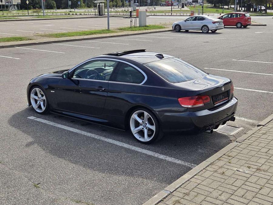 Blue BMW 335 2007 in Vilnius, with an engine capacity of 2.99 L and mileage of 385 thousand km for 9300 €, photo 5 on AUTOMOTO.COM.LV