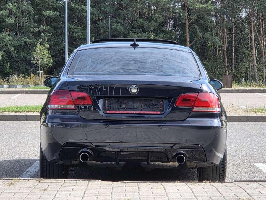 Blue BMW 335 2007 in Vilnius, with an engine capacity of 2.99 L and mileage of 385 thousand km for 9300 €, photo 6 on AUTOMOTO.COM.LV