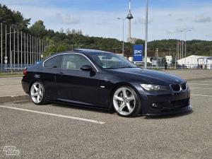 Zils BMW 335 2007 Viļņa, ar dzinēja tilpumu 3.00 L un nobraukumu 385 tūkst. km par 9300 €, foto  vietnē AUTOMOTO.COM.LV