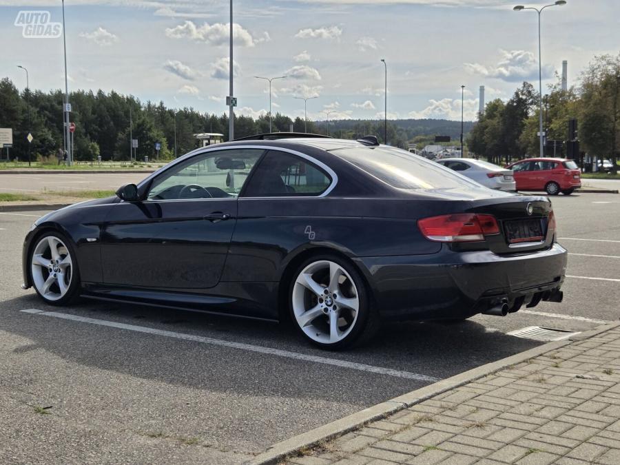 Blue BMW 335 2007 in Vilnius, with an engine capacity of 3.00 L and mileage of 385 thousand km for 9300 €, photo 9 on AUTOMOTO.COM.LV