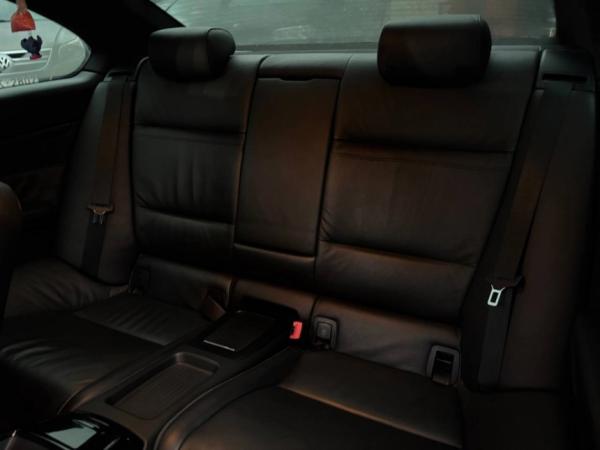 Blue BMW 335 2007 in Riga, with an engine capacity of 3.00 L and mileage of 236 thousand km for 13490 €, photo 3 on AUTOMOTO.COM.LV