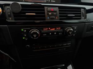 Blue BMW 335 2007 in Riga, with an engine capacity of 3.00 L and mileage of 236 thousand km for 13490 €, photo 12 on AUTOMOTO.COM.LV