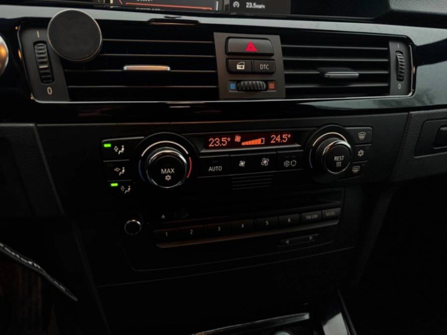 Blue BMW 335 2007 in Riga, with an engine capacity of 3.00 L and mileage of 236 thousand km for 13490 €, photo 12 on AUTOMOTO.COM.LV