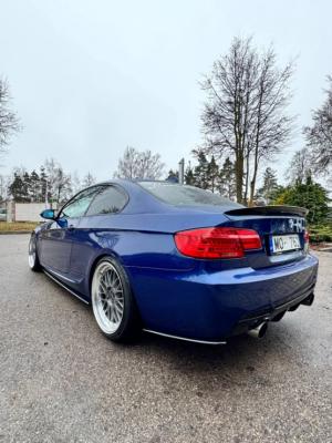 Blue BMW 335 2007 in Riga, with an engine capacity of 3.00 L and mileage of 236 thousand km for 13490 €, photo 25 on AUTOMOTO.COM.LV