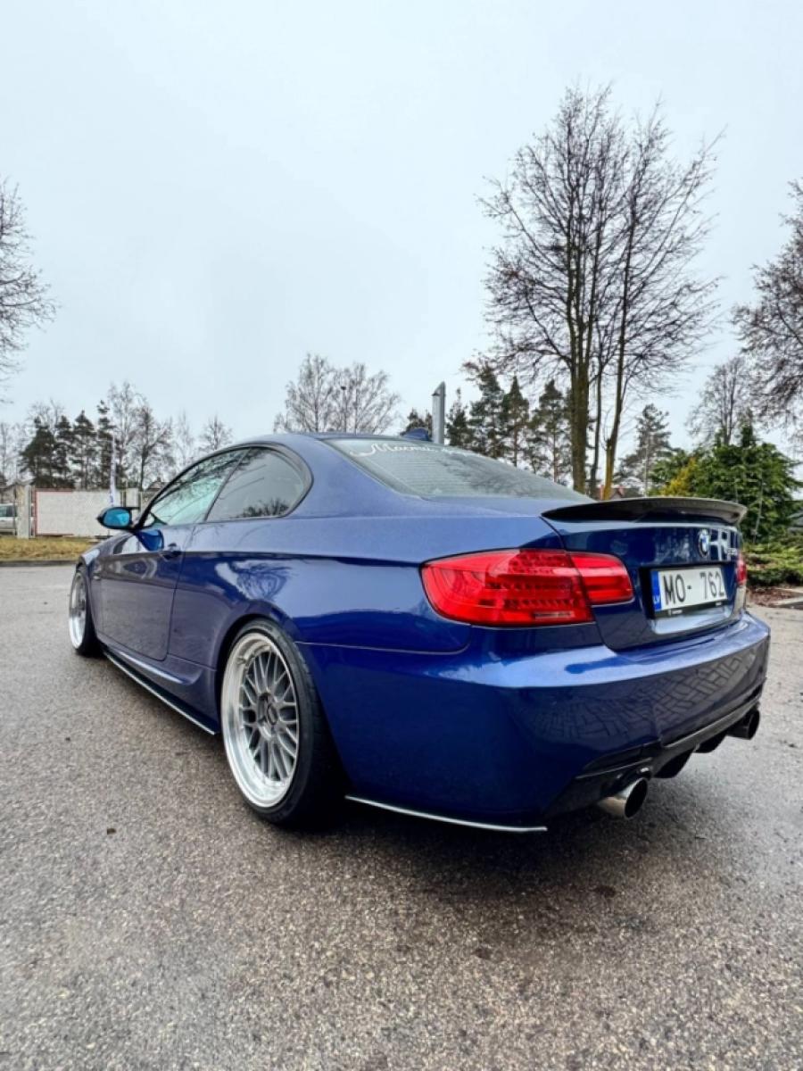 Blue BMW 335 2007 in Riga, with an engine capacity of 3.00 L and mileage of 236 thousand km for 13490 €, photo 25 on AUTOMOTO.COM.LV
