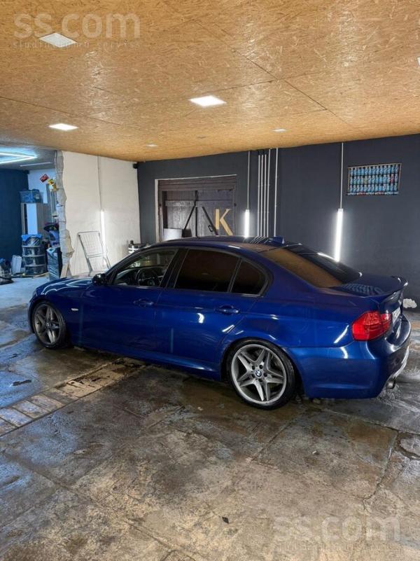 Blue BMW 335 2007 in Valmiera, with an engine capacity of 3.00 L and mileage of 350 thousand km for 7500 €, photo 6 on AUTOMOTO.COM.LV