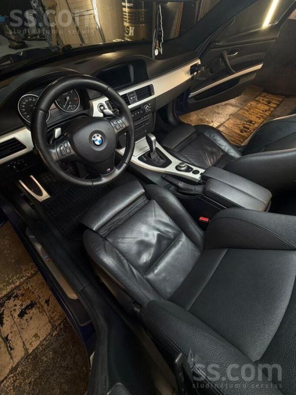 Blue BMW 335 2007 in Valmiera, with an engine capacity of 3.00 L and mileage of 350 thousand km for 7500 €, photo 9 on AUTOMOTO.COM.LV