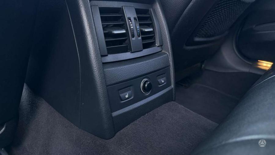 Blue BMW 335 2014 in Vilnius, with an engine capacity of 3.00 L and mileage of 231 thousand km for 11300 €, photo 24 on AUTOMOTO.COM.LV