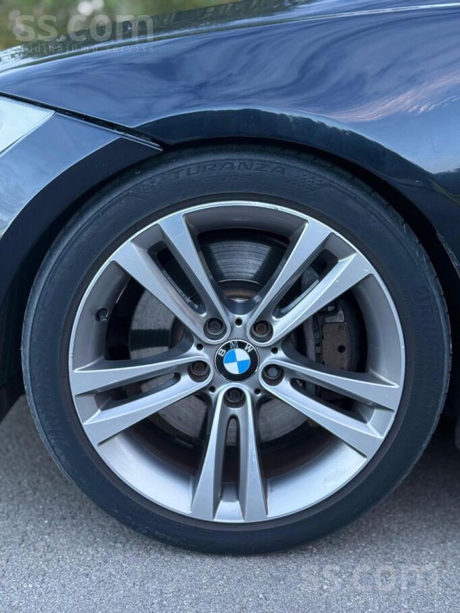 Blue BMW 335 2007 in Riga, with an engine capacity of 3.00 L and mileage of 454 thousand km for 6499 €, photo 8 on AUTOMOTO.COM.LV