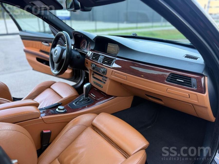 Blue BMW 335 2007 in Riga, with an engine capacity of 3.00 L and mileage of 454 thousand km for 6499 €, photo 15 on AUTOMOTO.COM.LV