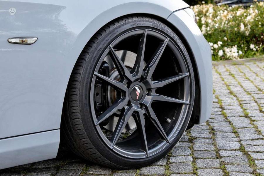 Grey BMW 335 2008 in Vilnius, with an engine capacity of 0.00 L and mileage of 222 thousand km for 13000 €, photo 31 on AUTOMOTO.COM.LV