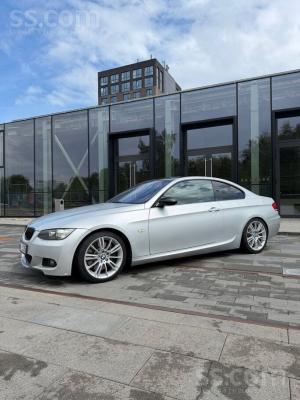 Grey BMW 335 2007 in Riga, with an engine capacity of 3.00 L and mileage of 244 thousand km for 10335 €, photo  on AUTOMOTO.COM.LV