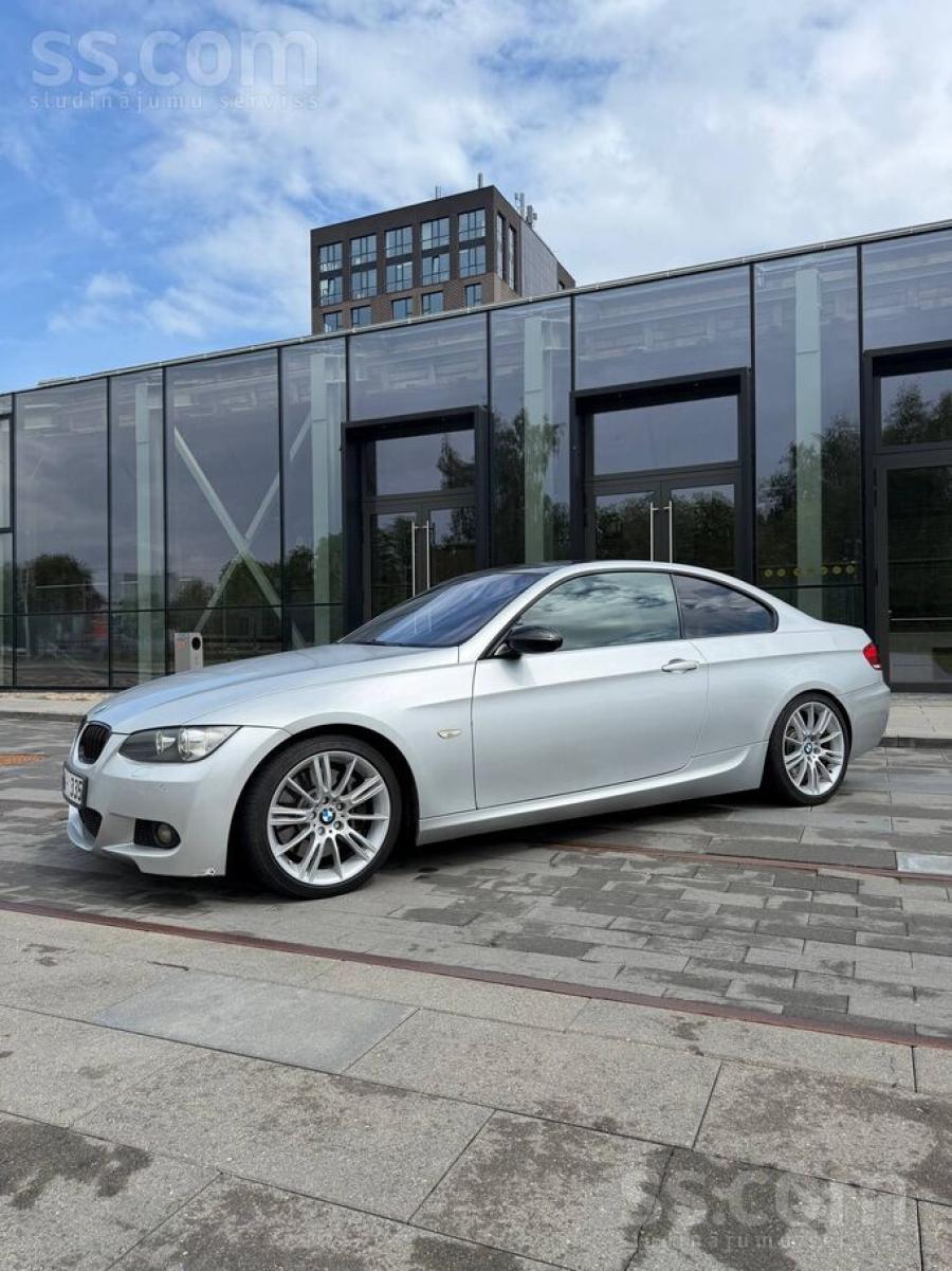 Grey BMW 335 2007 in Riga, with an engine capacity of 3.00 L and mileage of 244 thousand km for 10335 €, photo 1 on AUTOMOTO.COM.LV