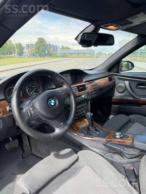 Grey BMW 335 2007 in Riga, with an engine capacity of 3.00 L and mileage of 244 thousand km for 10335 €, photo 7 on AUTOMOTO.COM.LV