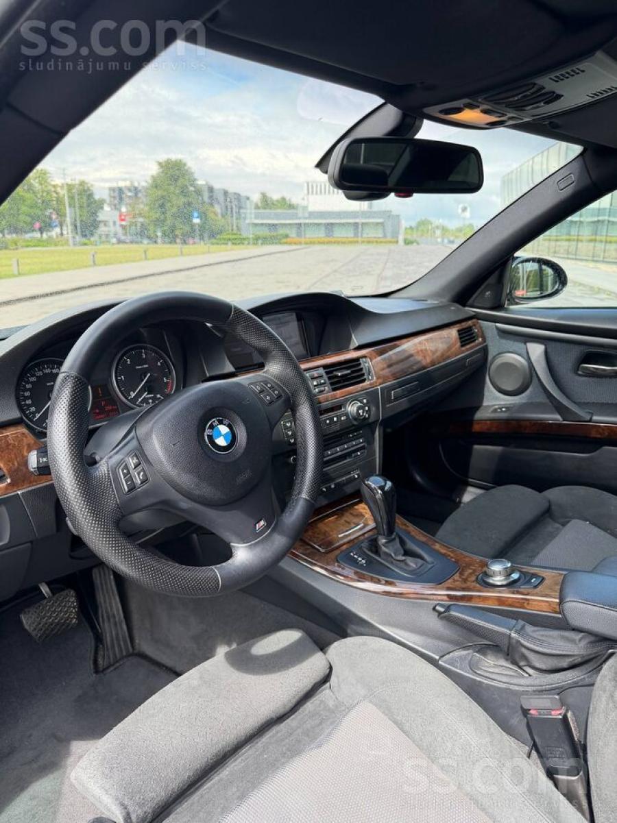 Grey BMW 335 2007 in Riga, with an engine capacity of 3.00 L and mileage of 244 thousand km for 10335 €, photo 7 on AUTOMOTO.COM.LV
