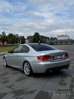 Grey BMW 335 2007 in Riga, with an engine capacity of 3.00 L and mileage of 244 thousand km for 10335 €, photo 11 on AUTOMOTO.COM.LV
