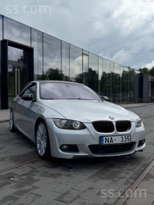 Grey BMW 335 2007 in Riga, with an engine capacity of 3.00 L and mileage of 244 thousand km for 10335 €, photo 12 on AUTOMOTO.COM.LV