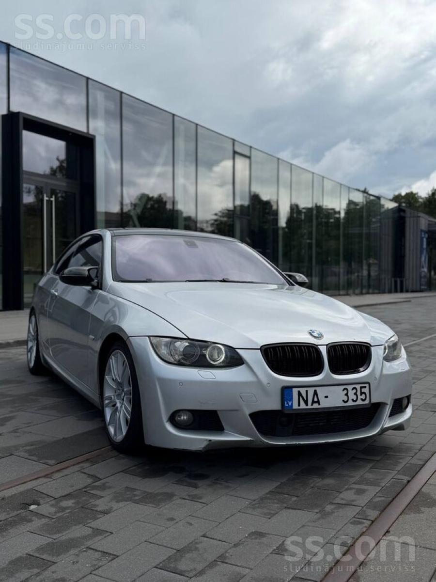 Grey BMW 335 2007 in Riga, with an engine capacity of 3.00 L and mileage of 244 thousand km for 10335 €, photo 12 on AUTOMOTO.COM.LV