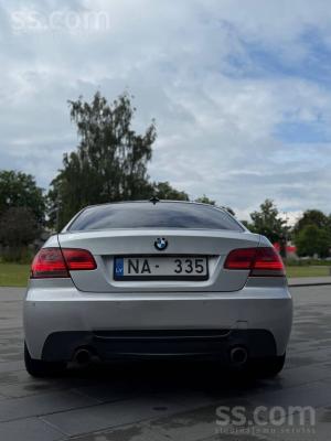 Grey BMW 335 2007 in Riga, with an engine capacity of 3.00 L and mileage of 244 thousand km for 10335 €, photo 13 on AUTOMOTO.COM.LV