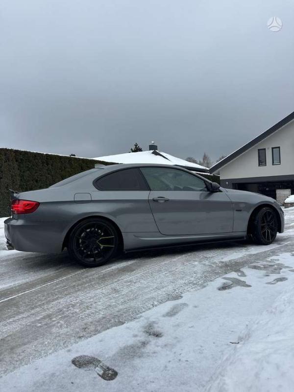 Grey BMW 335 2008 in Trakai, with an engine capacity of 2.99 L and mileage of 263 thousand km for 8700 €, photo 10 on AUTOMOTO.COM.LV