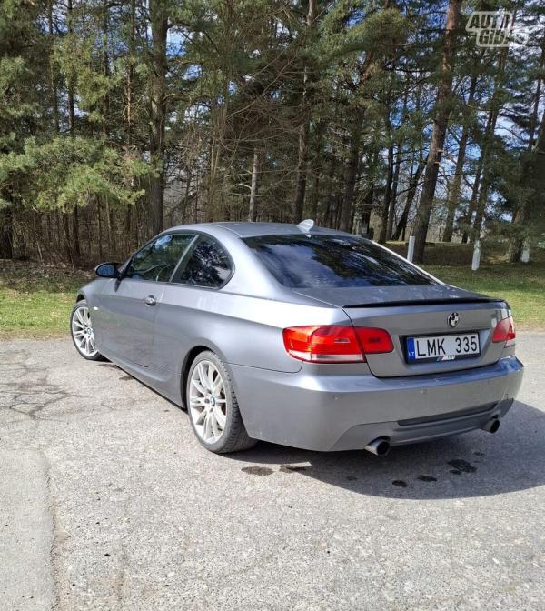 Pelēks BMW 335 2009 Mažeikiai, ar dzinēja tilpumu 3.00 L un nobraukumu 223 tūkst. km par 10000 €, foto 2 vietnē AUTOMOTO.COM.LV