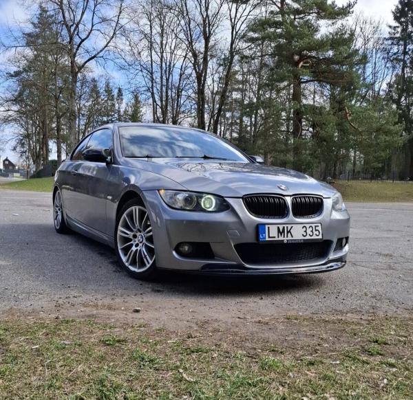 Pelēks BMW 335 2009 Mažeikiai, ar dzinēja tilpumu 3.00 L un nobraukumu 223 tūkst. km par 10000 €, foto 3 vietnē AUTOMOTO.COM.LV