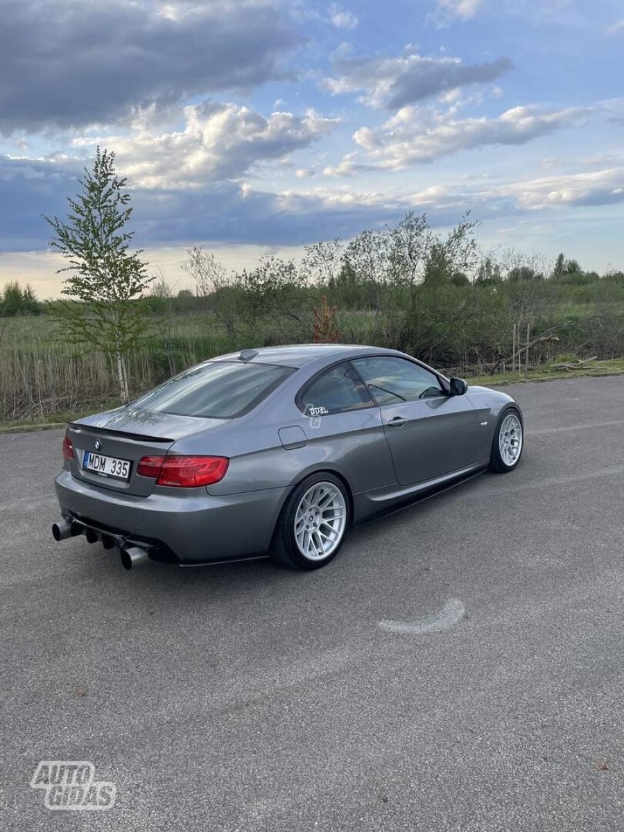 Grey BMW 335 2009 in Klaipeda, with an engine capacity of 3.00 L and mileage of 250 thousand km for 15000 €, photo 3 on AUTOMOTO.COM.LV