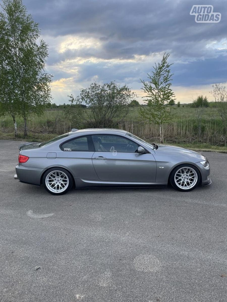 Grey BMW 335 2009 in Klaipeda, with an engine capacity of 3.00 L and mileage of 250 thousand km for 15000 €, photo 4 on AUTOMOTO.COM.LV