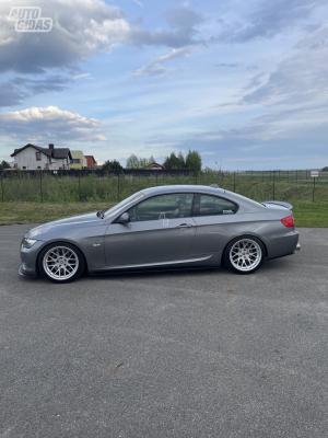 Grey BMW 335 2009 in Klaipeda, with an engine capacity of 3.00 L and mileage of 250 thousand km for 15000 €, photo 9 on AUTOMOTO.COM.LV