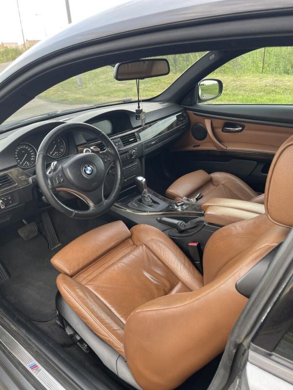 Grey BMW 335 2009 in Klaipeda, with an engine capacity of 3.00 L and mileage of 250 thousand km for 15000 €, photo 10 on AUTOMOTO.COM.LV