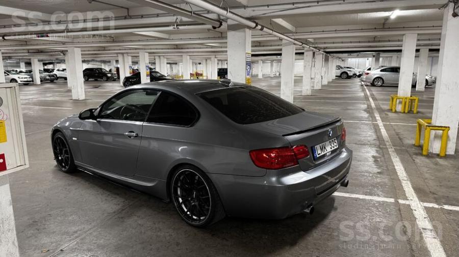Pelēks BMW 335 2009 Liepāja, ar dzinēja tilpumu 3.00 L un nobraukumu 228 tūkst. km par 9600 €, foto 3 vietnē AUTOMOTO.COM.LV