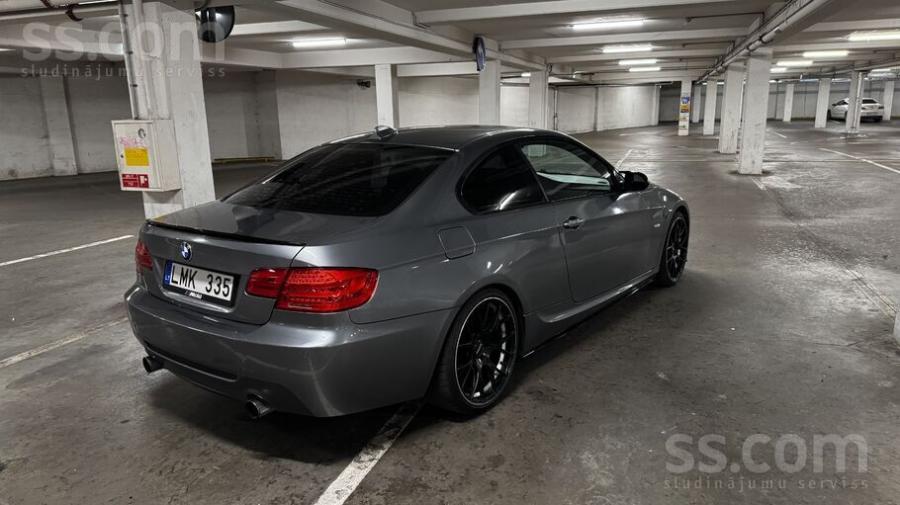 Pelēks BMW 335 2009 Liepāja, ar dzinēja tilpumu 3.00 L un nobraukumu 228 tūkst. km par 9600 €, foto 4 vietnē AUTOMOTO.COM.LV