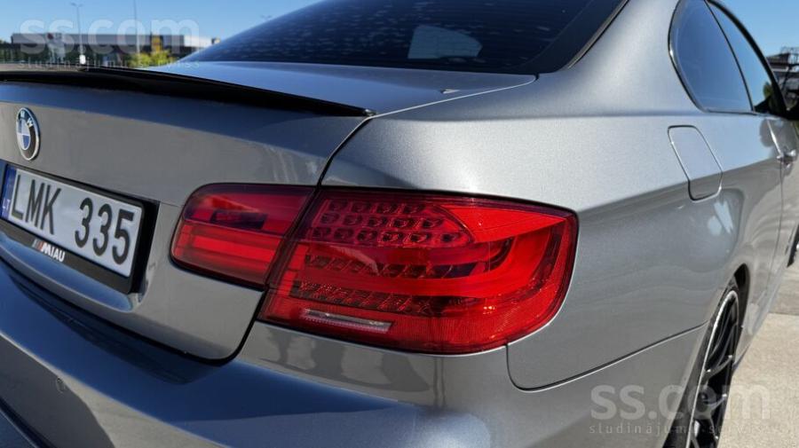 Pelēks BMW 335 2009 Liepāja, ar dzinēja tilpumu 3.00 L un nobraukumu 228 tūkst. km par 9600 €, foto 17 vietnē AUTOMOTO.COM.LV