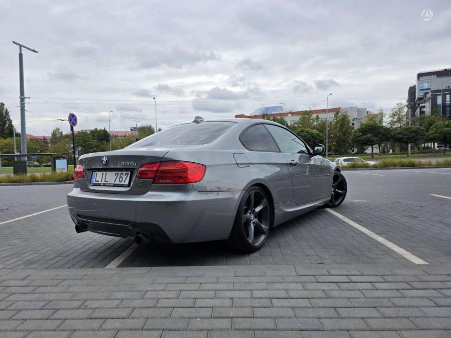 Grey BMW 335 2011 in Vilnius, with an engine capacity of 2.98 L and mileage of 221 thousand km for 11400 €, photo 4 on AUTOMOTO.COM.LV