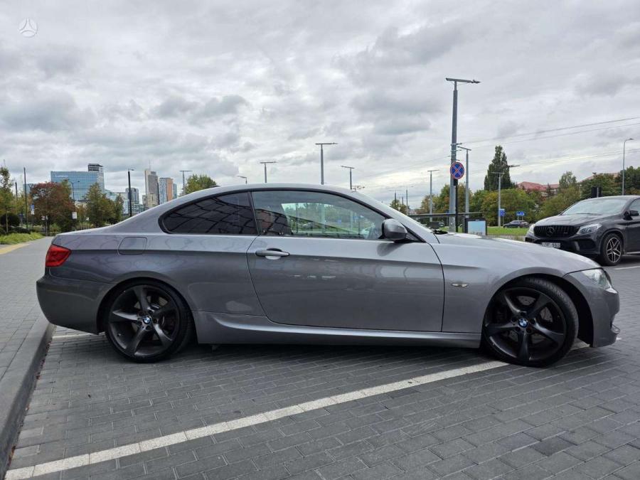 Grey BMW 335 2011 in Vilnius, with an engine capacity of 2.98 L and mileage of 221 thousand km for 11400 €, photo 5 on AUTOMOTO.COM.LV