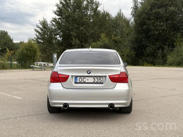 Grey BMW 335 2008 in Ogre, with an engine capacity of 3.00 L and mileage of 281 thousand km for 8900 €, photo 8 on AUTOMOTO.COM.LV