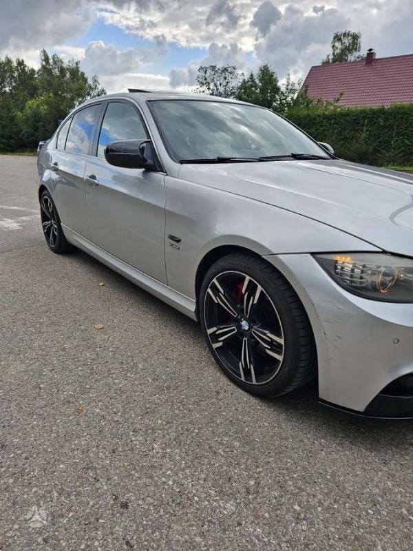 Grey BMW 335 2011 in Vilnius, with an engine capacity of 2.98 L and mileage of 273 thousand km for 11000 €, photo 4 on AUTOMOTO.COM.LV