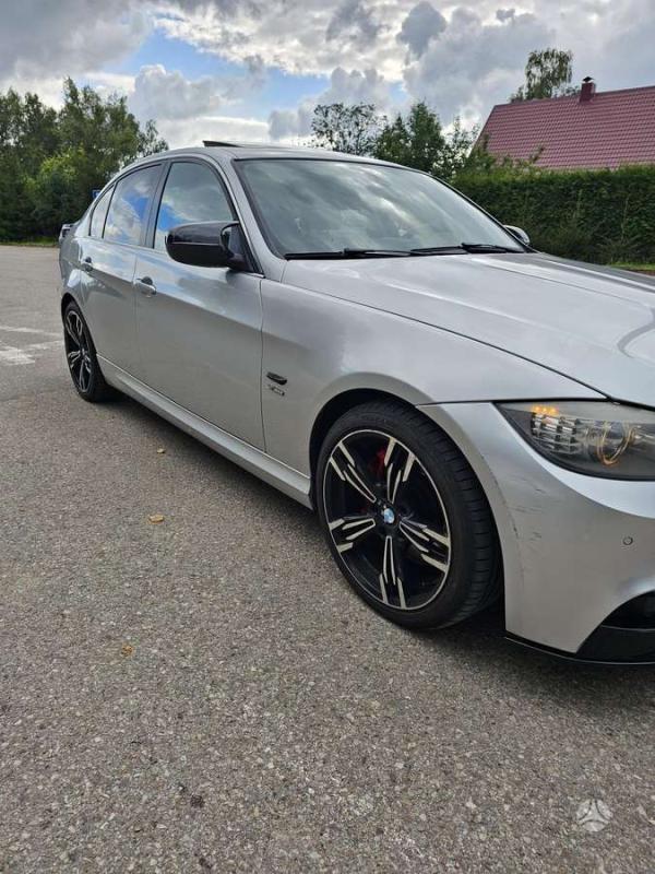 Grey BMW 335 2011 in Vilnius, with an engine capacity of 2.98 L and mileage of 273 thousand km for 11000 €, photo 8 on AUTOMOTO.COM.LV