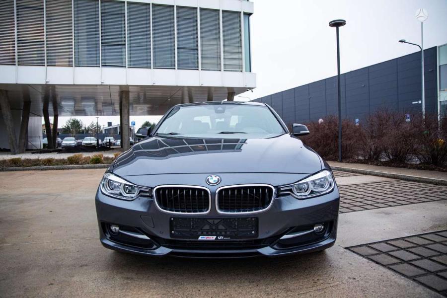 Pelēks BMW 335 2013 Viļņa, ar dzinēja tilpumu 2.98 L un nobraukumu 246 tūkst. km par 12900 €, foto 1 vietnē AUTOMOTO.COM.LV
