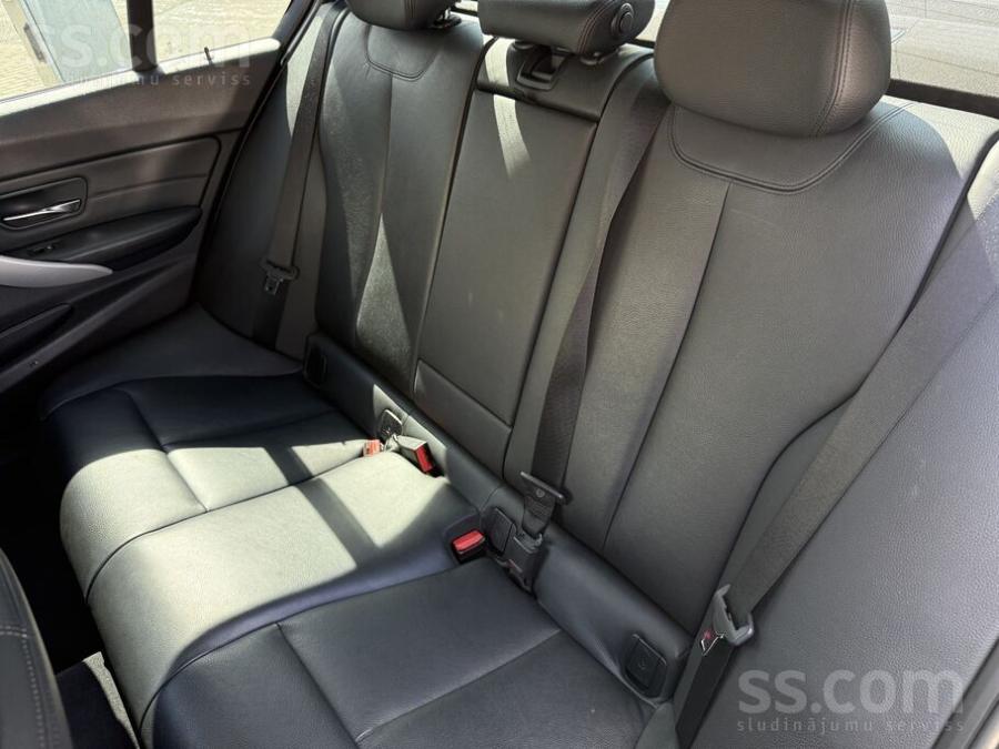 Grey BMW 335 2014 in Riga, with an engine capacity of 3.00 L and mileage of 208 thousand km for 14900 €, photo 16 on AUTOMOTO.COM.LV