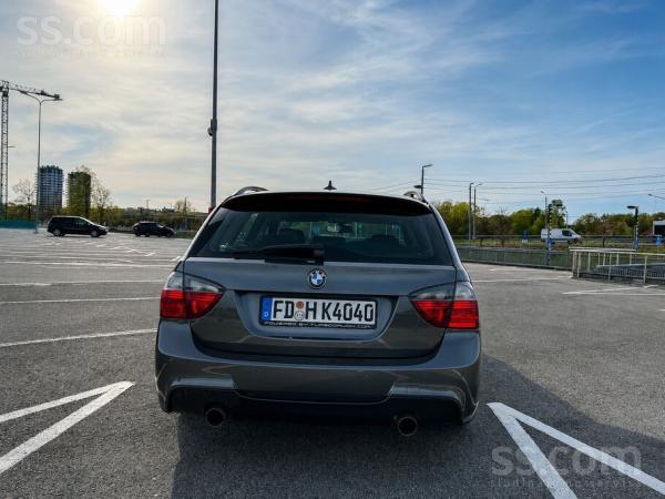 Grey BMW 335 2006 in Riga, with an engine capacity of 3.00 L and mileage of 283 thousand km for 6500 €, photo 5 on AUTOMOTO.COM.LV