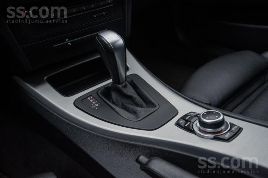 Pelēks BMW 335 2009 Rīga, ar dzinēja tilpumu 3.00 L un nobraukumu 295 tūkst. km par 6000 €, foto 11 vietnē AUTOMOTO.COM.LV