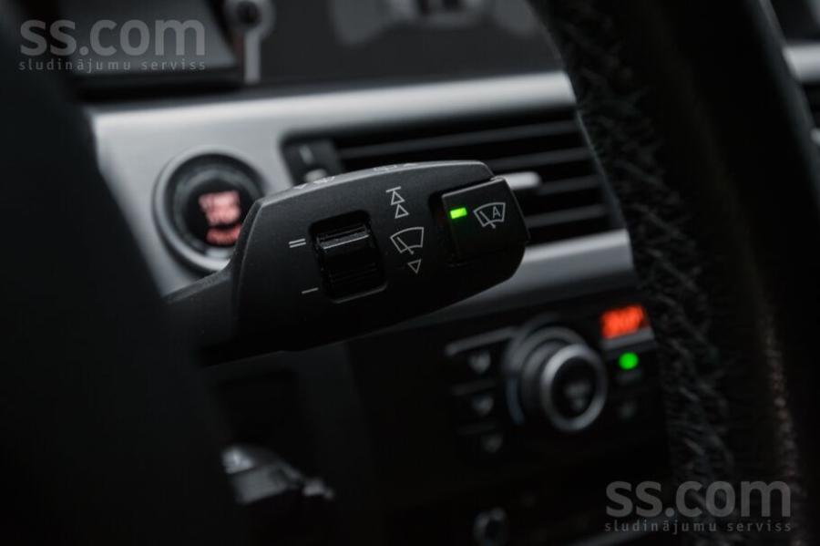 Pelēks BMW 335 2009 Rīga, ar dzinēja tilpumu 3.00 L un nobraukumu 295 tūkst. km par 6000 €, foto 21 vietnē AUTOMOTO.COM.LV